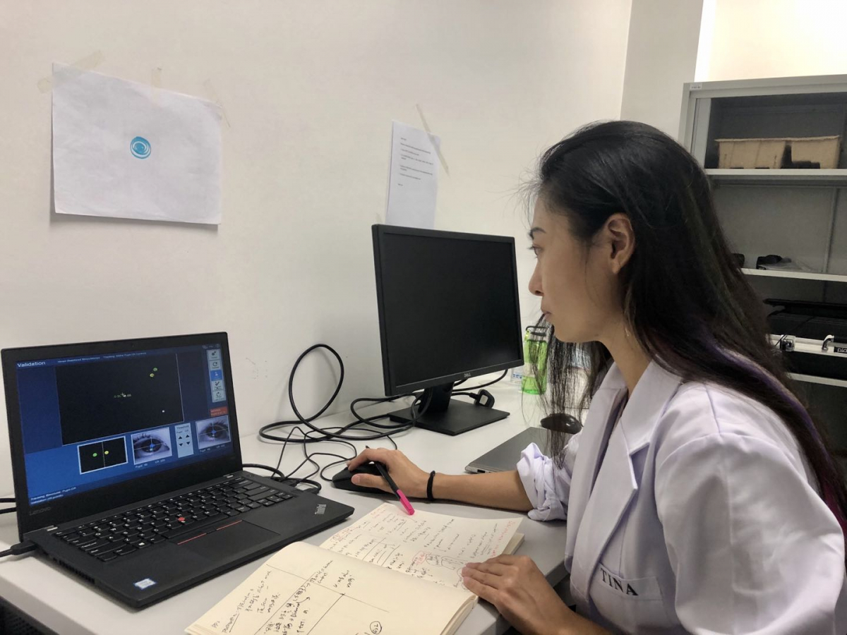 Professor Barry Lee Reynolds’ Eye-tracking Lab – Applied Linguistics ...